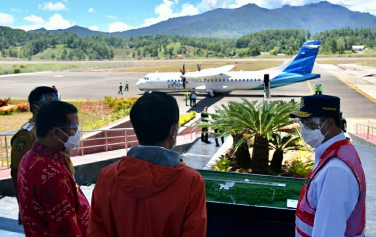 Presiden Resmikan Bandara Toraja - Pluz.id