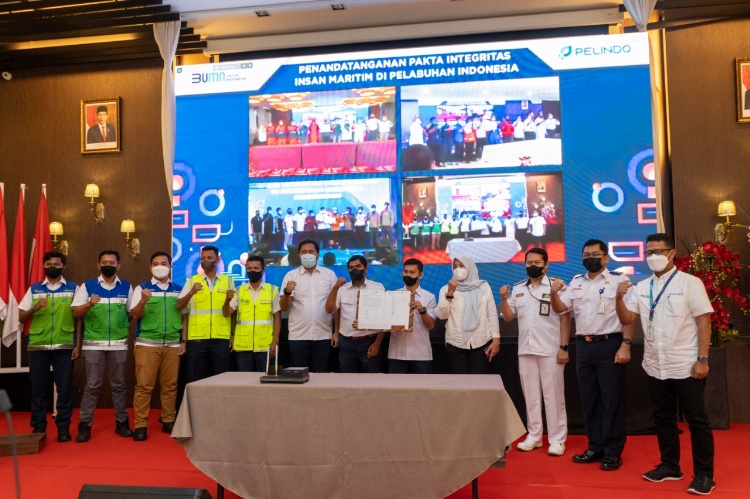Pelindo 4 Bersama Insan Maritim Sepakat Wujudkan Pelabuhan Bersih - Pluz.id