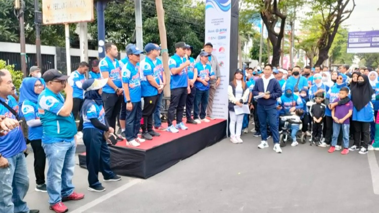 Famwalk HUT Perumda Air Minum Makassar Ke-98 Berlangsung Semarak - Pluz.id