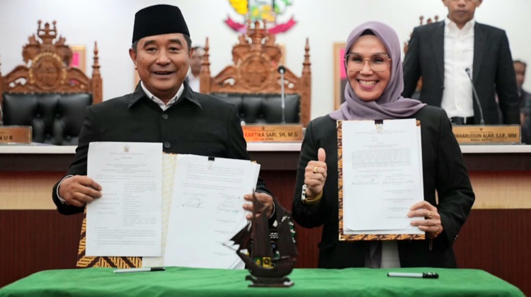 Pemprov-DPRD Sulsel Setujui APBD Perubahan 2023 - Pluz.id Pemprov-DPRD Sulsel Setujui APBD Perubahan 2023 - Pluz.id