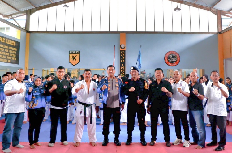 Kapolda Lepas Karateka Inkanas Sulsel Bertanding di Kejurnas Kapolri ...