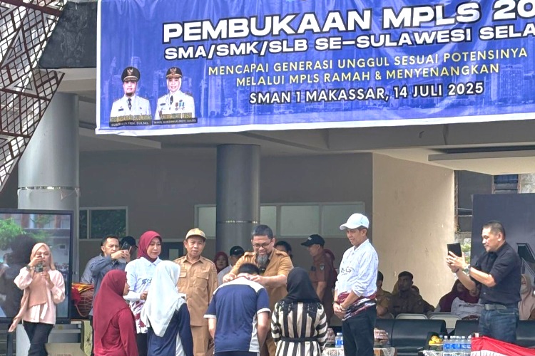 MPLS SMA Dilaksanakan Ramah dan Menyenangkan bagi Murid Baru - Pluz.id