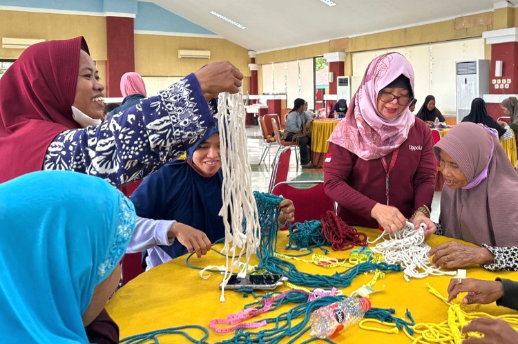 GMTD Berdayakan Petugas Kebersihan Perempuan di Kawasan Tanjung Bunga ...